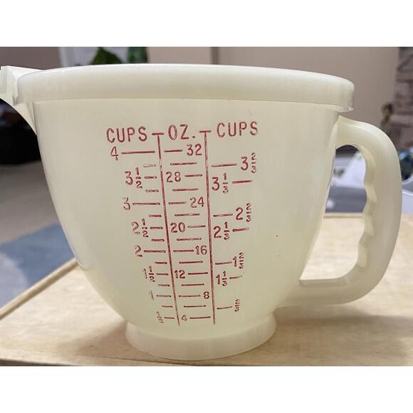 Tupperware | Other | Vintage Tupperware 4 Cup Measuring Cup With Lid ...